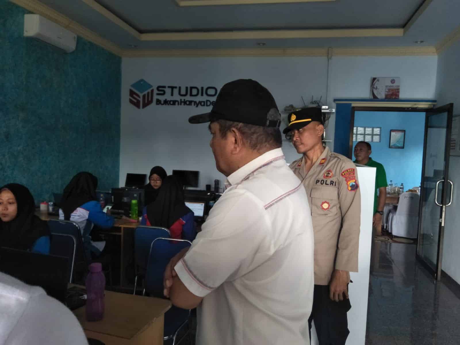 Tak Disangka, Pak Moeldoko Dan Pak Mansur Hidayat Berkenan Kunjungi Kantor Studio Web - Studio Web